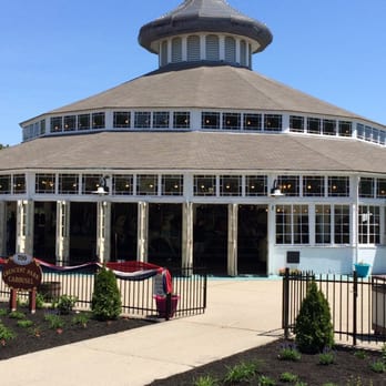 CRESCENT PARK LOOFF CAROUSEL - Updated April 2025 - 37 Photos & 23 ...