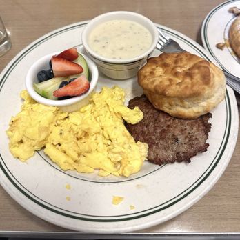 DILLY DINER - Updated March 2025 - 843 Photos & 621 Reviews - 402 E 2nd ...