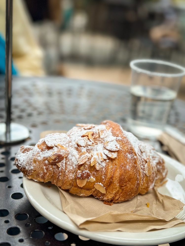 URTH CAFFÉ-PASADENA - 7593 Photos & 3796 Reviews - 594 E Colorado Blvd, Pasadena, California ...