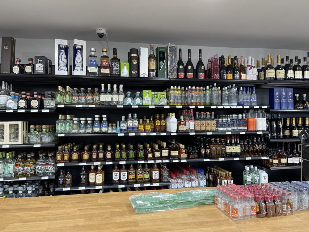 USA DISCOUNT LIQUORS BAR AND RESTAURANT - Updated December 2025 - 8200 ...