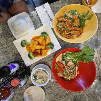 LA MINT - VIETNAMESE KITCHEN - 721 Photos & 427 Reviews - 770 S Meadows ...