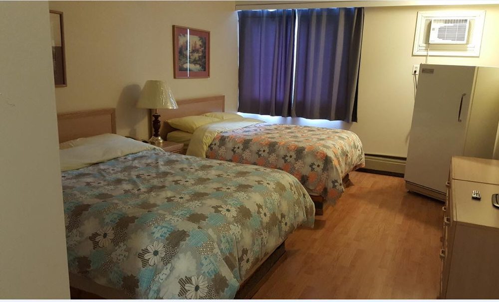 BOYLE MOTOR INN - Updated February 2026 - 16 Photos - 5101 Railway ...