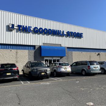 GOODWILL STORE & DONATION CENTER - Updated October 2025 - 39 Photos ...