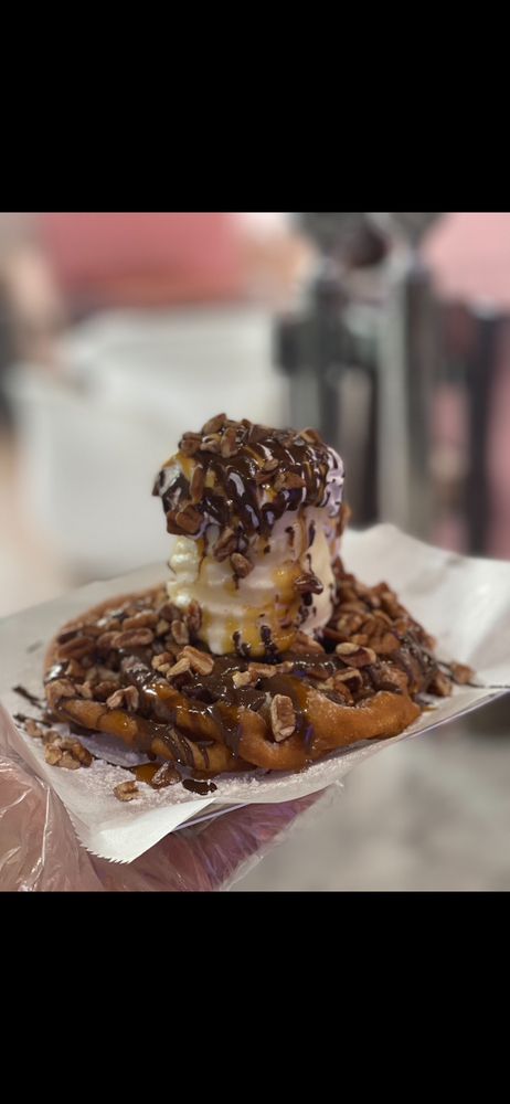 SWEET DRIP DESSERT CAFE - 45 Photos & 22 Reviews - 1658 E 53rd St ...