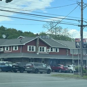 MAPLE ON THE LAKE - Updated December 2025 - 103 Photos & 95 Reviews ...