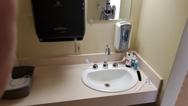 HCA LARGO HOSPITAL - Updated November 2025 - 111 Reviews & 30 Photos ...