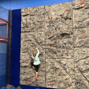 SKY ZONE TRAMPOLINE PARK - Updated January 2025 - 38 Photos & 69 ...
