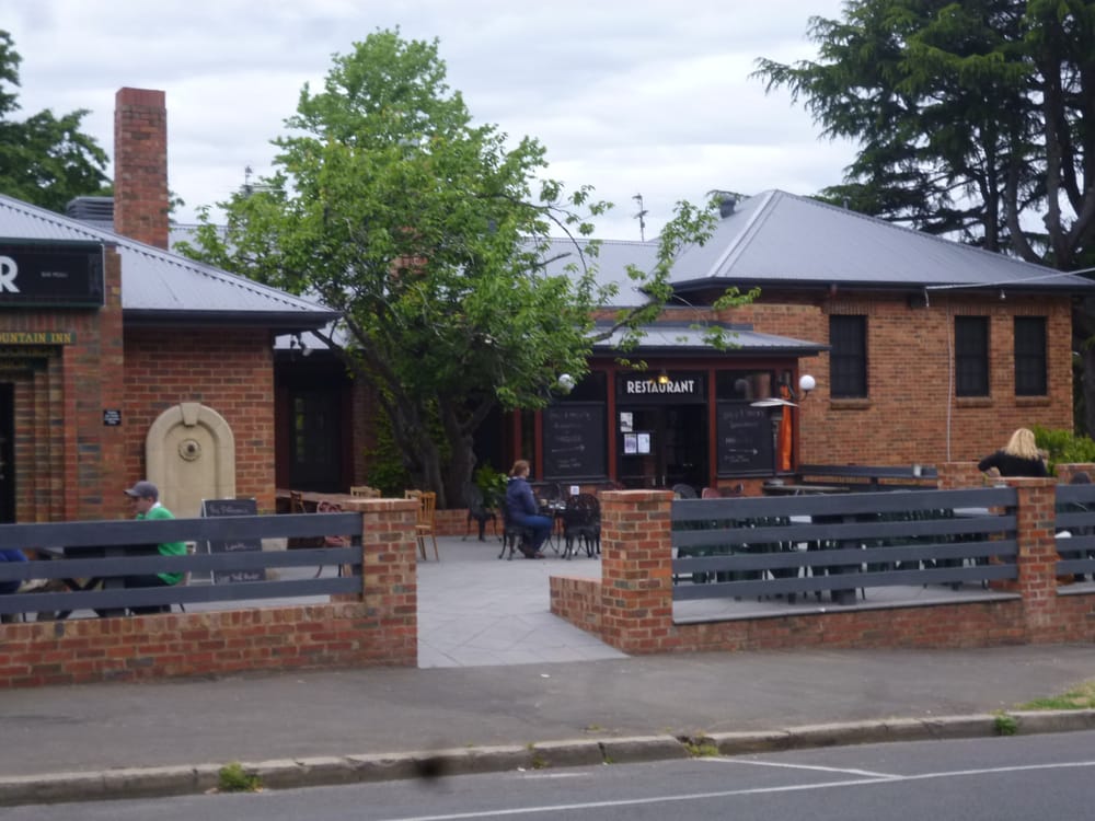 MOUNT MACEDON HOTEL - Updated May 2024 - 335-361 Mount Macedon Rd ...