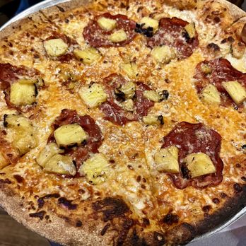 SLICE PIZZA & BREWHOUSE - LAKEVIEW - Updated October 2025 - 619 Photos ...