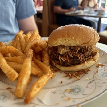 CHUG’S DINER - Updated July 2024 - 1178 Photos & 452 Reviews - 3444 ...