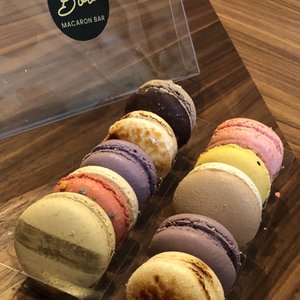 BOO MACARON AND DESSERT BAR - 32 Photos & 13 Reviews - 2600 Southcenter ...