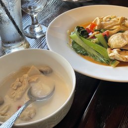 NAA MO THAI RESTAURANT - Updated October 2025 - 107 Photos & 140 ...