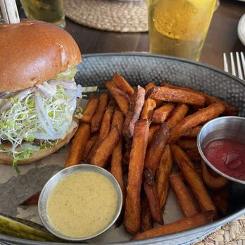 DIVIDED SKY TAVERN - Updated March 2025 - 416 Photos & 326 Reviews ...