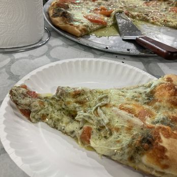 MONROE PIZZERIA & EATERY - Updated December 2025 - 30 Photos & 27 ...