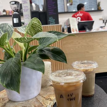 CAL’S CORNER - Updated August 2024 - 30 Photos & 20 Reviews - 1200 N ...