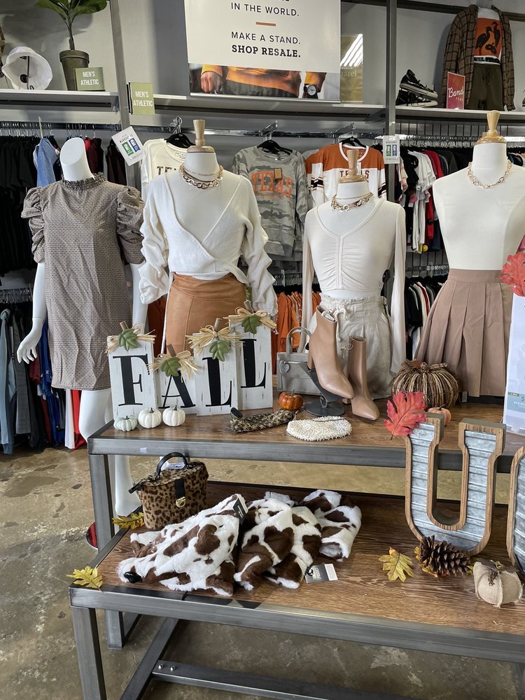 UPTOWN CHEAPSKATE - AUSTIN - Updated September 2024 - 49 Photos & 371 ...