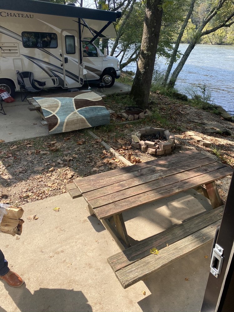 FRENCH BROAD RIVER CAMPGROUND - Updated September 2024 - 14 Photos & 13 ...
