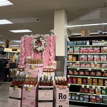 QFC - Updated October 2025 - 69 Photos & 55 Reviews - 15800 Redmond Way ...