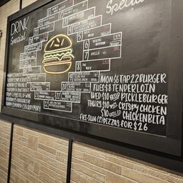 TAP 22 GRILL & BAR - Updated October 2025 - 93 Photos & 142 Reviews ...