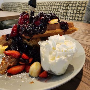 CRUMBS BREAKFAST, LUNCH & BAR - Updated August 2025 - 2041 Photos ...