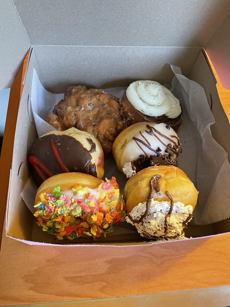 LOVE BUG’S BAKERY - Updated October 2024 - 182 Photos & 155 Reviews ...