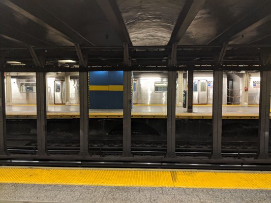 THE N TRAIN - Updated August 2024 - 88 Photos & 117 Reviews - Astoria ...