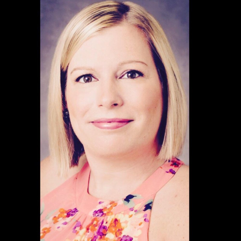 Laurie Sandoval's Instagram, Twitter & Facebook on IDCrawl