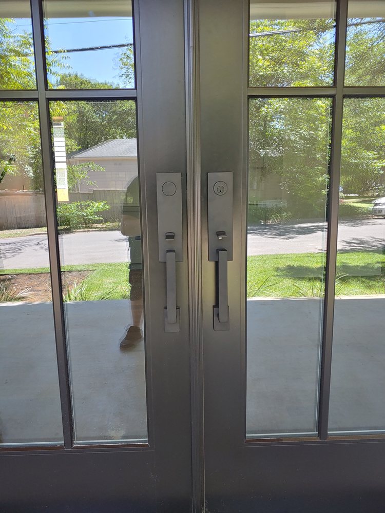 WHITE KNIGHT LOCKSMITH - Updated October 2025 - 13 Photos & 124 Reviews ...