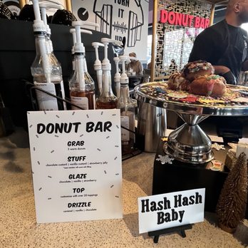 HASH KITCHEN - Updated May 2024 - 397 Photos & 176 Reviews - 264 East ...