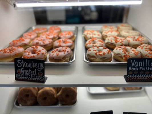 BITCHIN DONUTS - Updated June 2026 - 182 Photos & 82 Reviews - 540 ...
