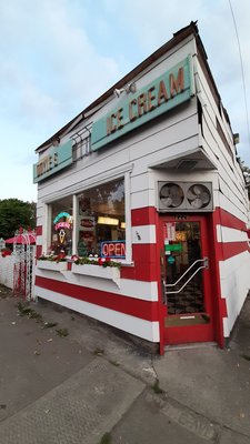DOYLE’S ICE CREAM PARLOR - Updated September 2024 - 29 Photos & 36 ...