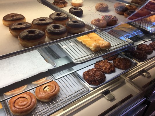 STAR DONUTS - Updated November 2024 - 15 Reviews - 37 W Saint Charles ...