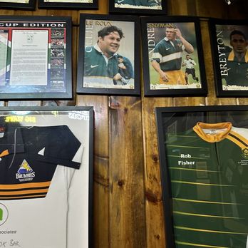 SPRINGBOK BAR & GRILL - 387 Photos & 758 Reviews - 16153 Victory Blvd ...