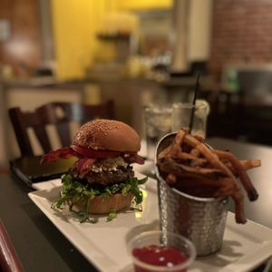 MANGIA TRATTORIA PIZZERIA - Updated July 2024 - 62 Photos - 1361 ...