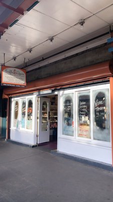 TRUFFLE QUEEN - 167 Photos & 254 Reviews - 1524 Pike Pl, Seattle ...