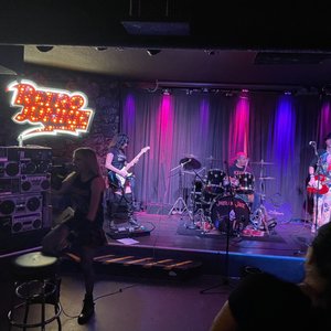 RETRO JUNKIE - Cocktail Bars - 384 Photos & 286 Reviews - 2112 N Main ...