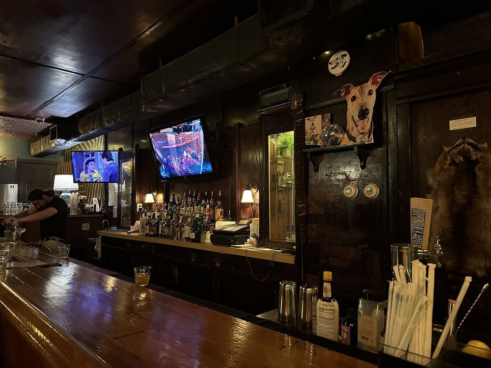 GREYHOUND TAVERN - Updated May 2026 - 19 Photos & 15 Reviews - 1822 ...