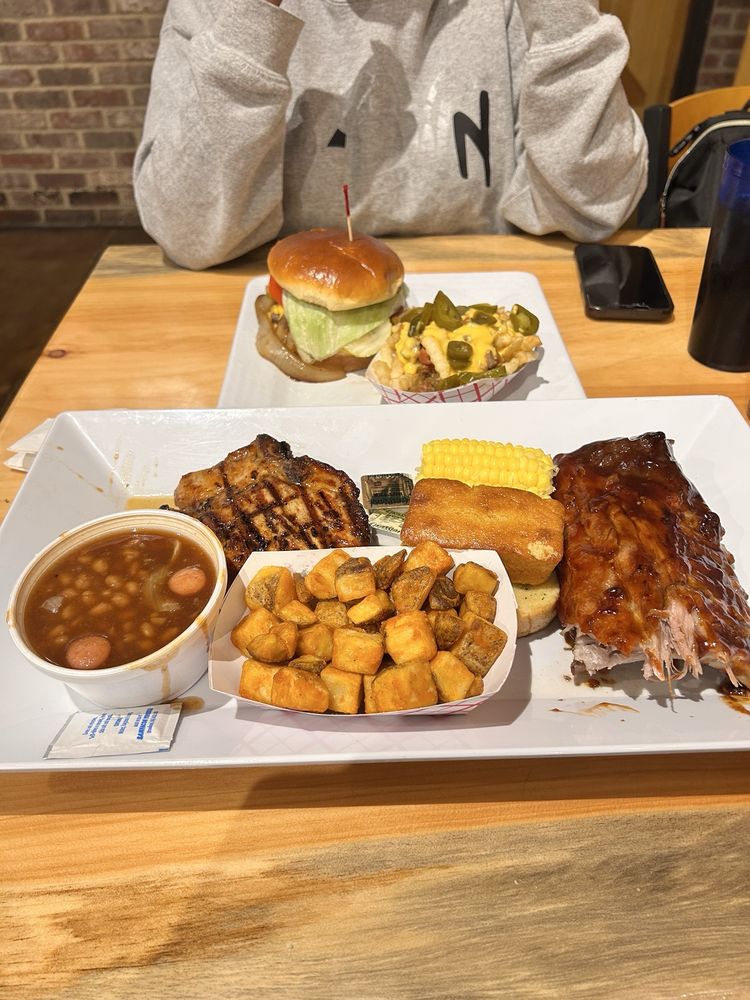 HOG WILD - OAK LAWN - Updated November 2025 - 25 Photos & 66 Reviews - 4040 W 111th St, Oak Lawn ...