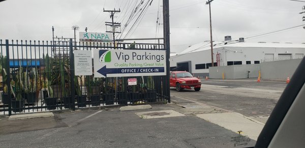 VIP PARKINGS - Updated October 2025 - 21 Photos & 93 Reviews - 5218 W ...