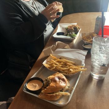 ROYCE - Updated September 2025 - 421 Photos & 289 Reviews - 115 Ridge ...