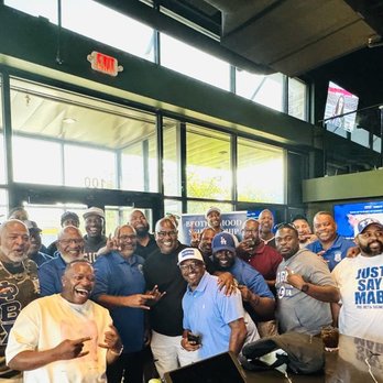 FANZO SPORTS BAR - Updated March 2025 - 36 Photos & 40 Reviews - 5977 ...