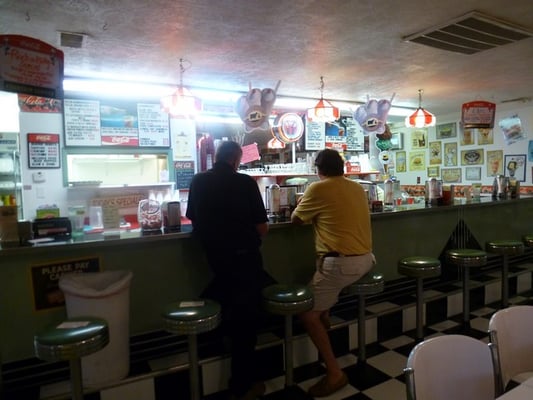 CUMBERLAND MOUNTAIN GENERAL STORE - Updated January 2026 - 14 Photos ...