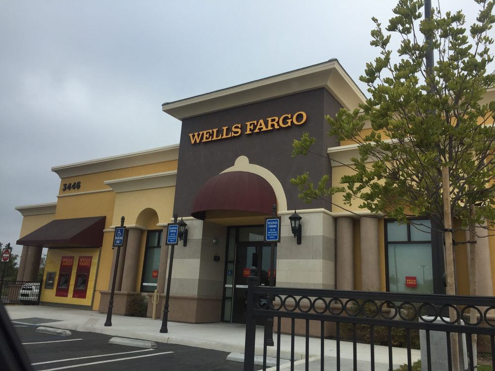 WELLS FARGO BANK - Updated July 2025 - 13 Reviews - 3446 Via Mercato ...