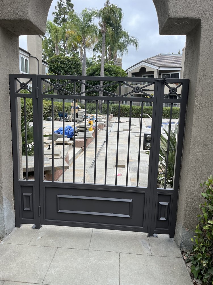 OC LOCAL GARAGE DOOR & GATE - 1273 Photos & 491 Reviews - 2775 Mesa ...