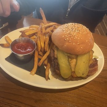 11TH POST ON QUEEN - Updated October 2025 - 54 Photos & 34 Reviews ...