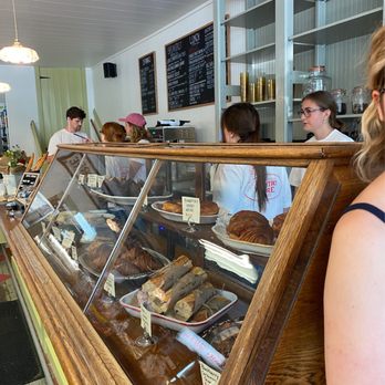 OLD CHATHAM COUNTRY STORE & CAFE - Updated October 2025 - 50 Photos ...