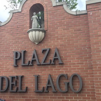 PLAZA DEL LAGO - Updated December 2025 - 34 Photos - 1515 Sheridan Rd ...
