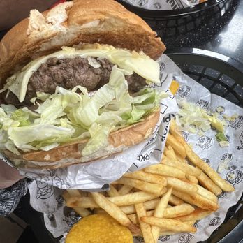 JUNIOR COLOMBIAN BURGER - Updated October 2025 - 240 Photos & 229 ...