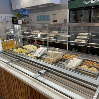 MALA TOWN - Updated July 2024 - 653 Photos & 417 Reviews - 1737 Decoto ...