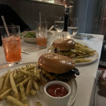 THE SHAWMUT INN - Updated October 2025 - 11 Reviews & 23 Photos - 477 ...